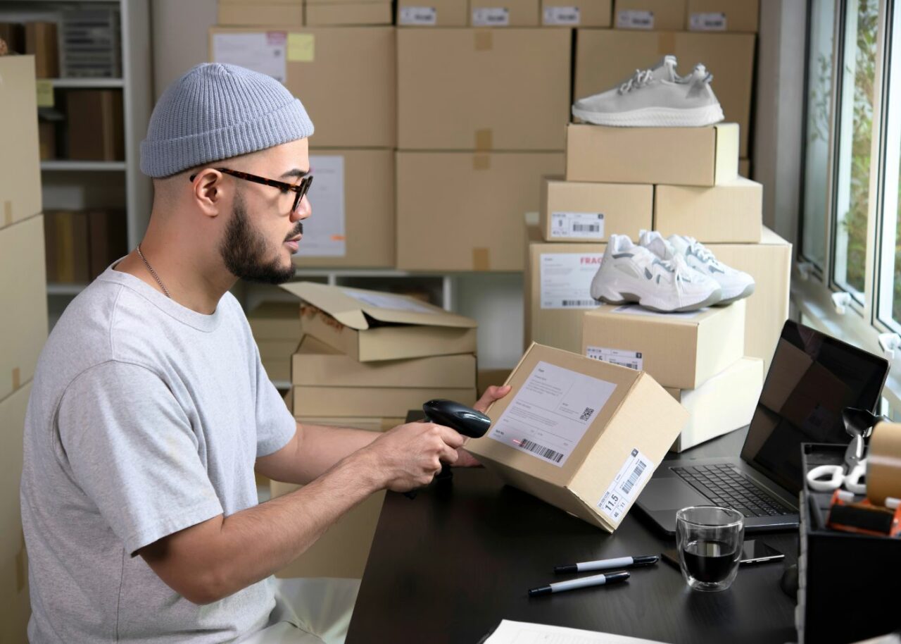 Managing parcel returns in e-commerce